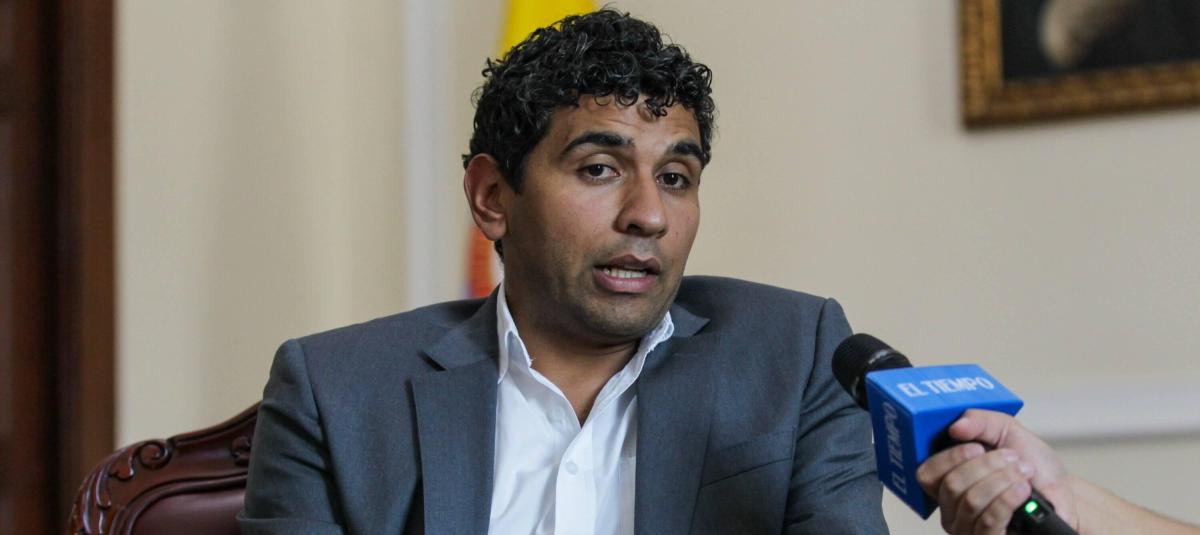 Nuevos audios y chats enredan a congresista David Racero con presunta ...