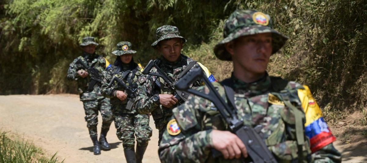 Video: disidencias de las Farc dirigieron reunión con 500 campesinos en ...