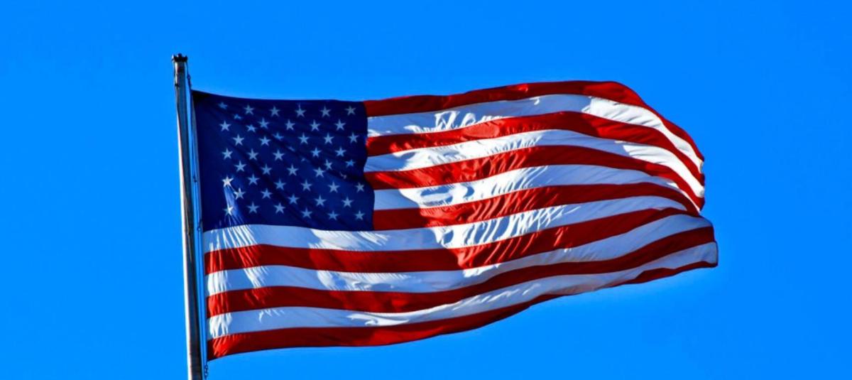 ¿Por qué la bandera de Estados Unidos es azul, blanca y roja?
