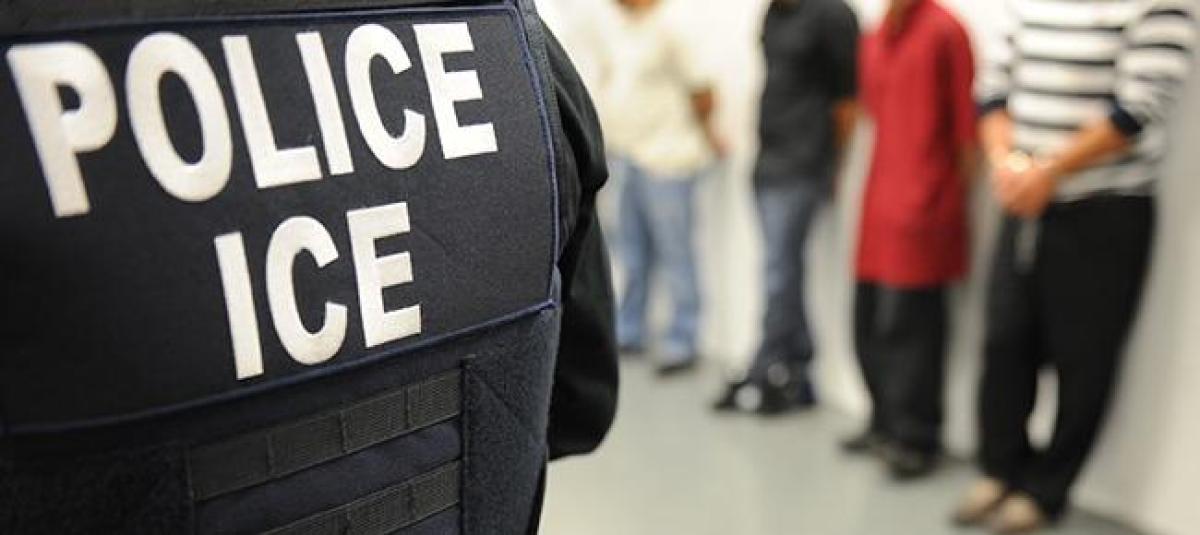 ¿Qué hacer si me encuentro con ICE y no sé inglés? A esto tiene derecho un migrante hispano