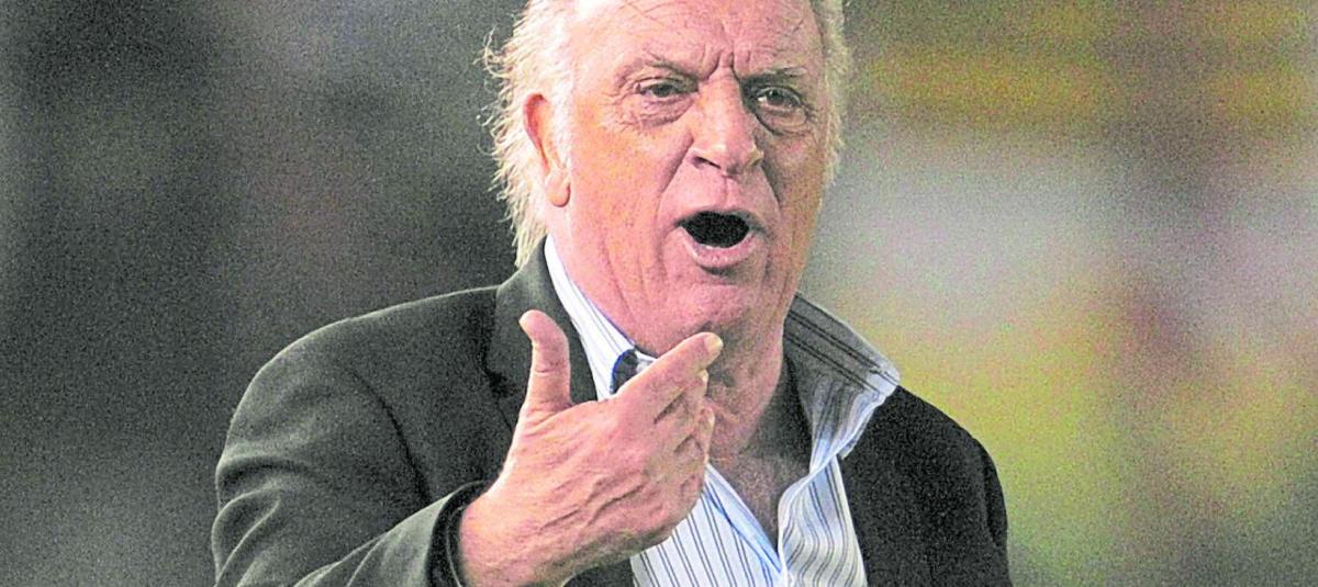 Alfio Basile, técnico de Argentina en la derrota con Colombia 5-0, en ...