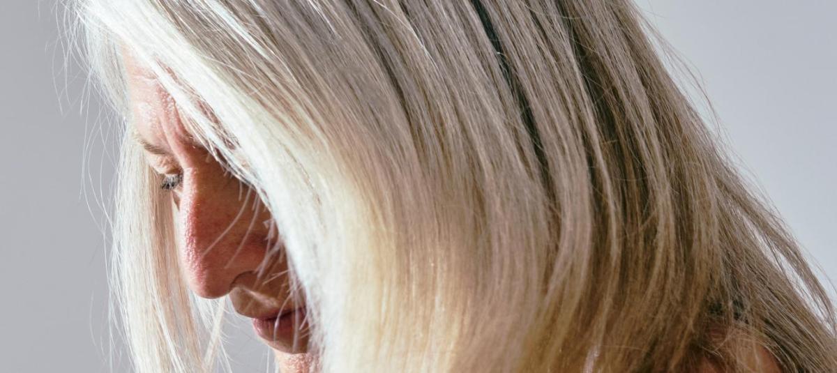¿El estrés produce canas? Esto es lo que dicen los expertos