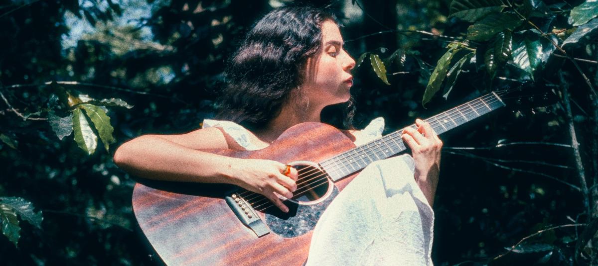 Silvana Estrada, la mujer que interpreta la alegría del dolor