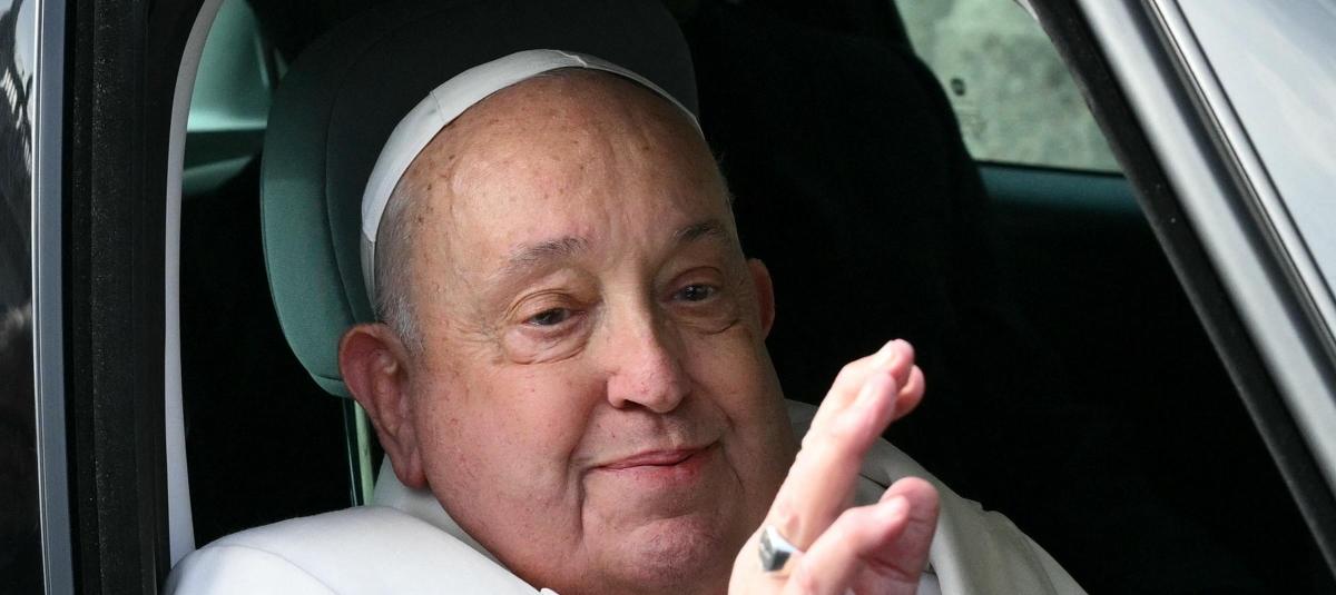 El Vaticano difunde el texto del Rogito depositado en el ataúd del papa ...