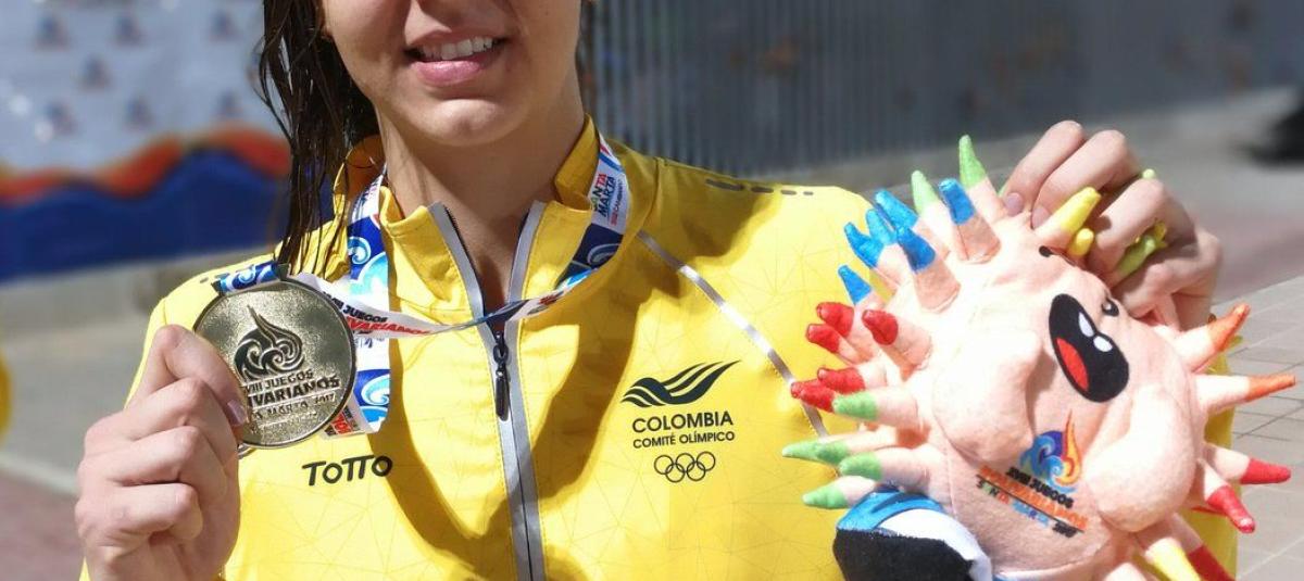 Isabella Arcila batió récord centroamericano en natación