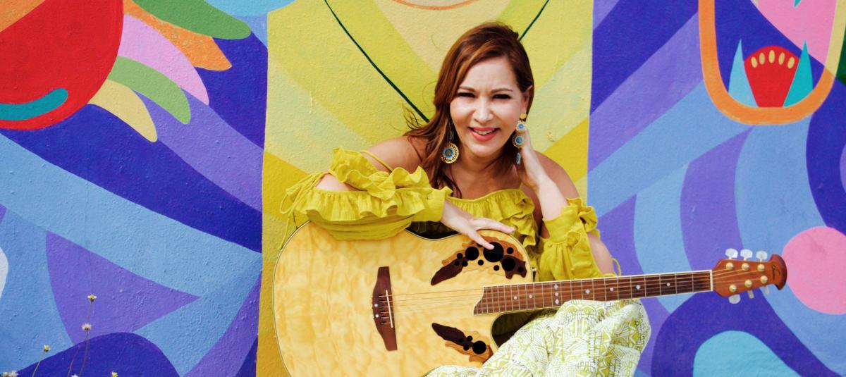 Cantante Isabel Saavedra compone bambuco y reguetón