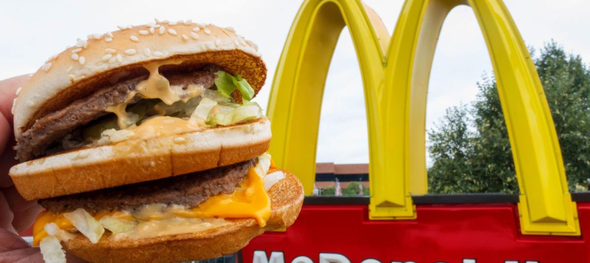 La historia de los 50 años de la Big Mac, símbolo de comida y ...