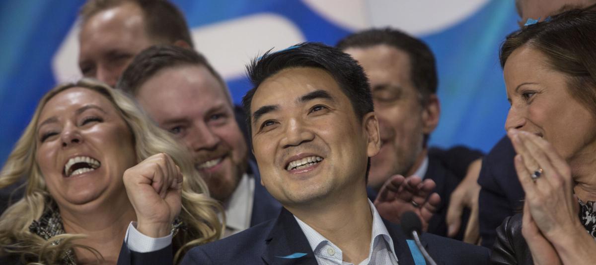 Fundador de Zoom dona millones de acciones de su compañía