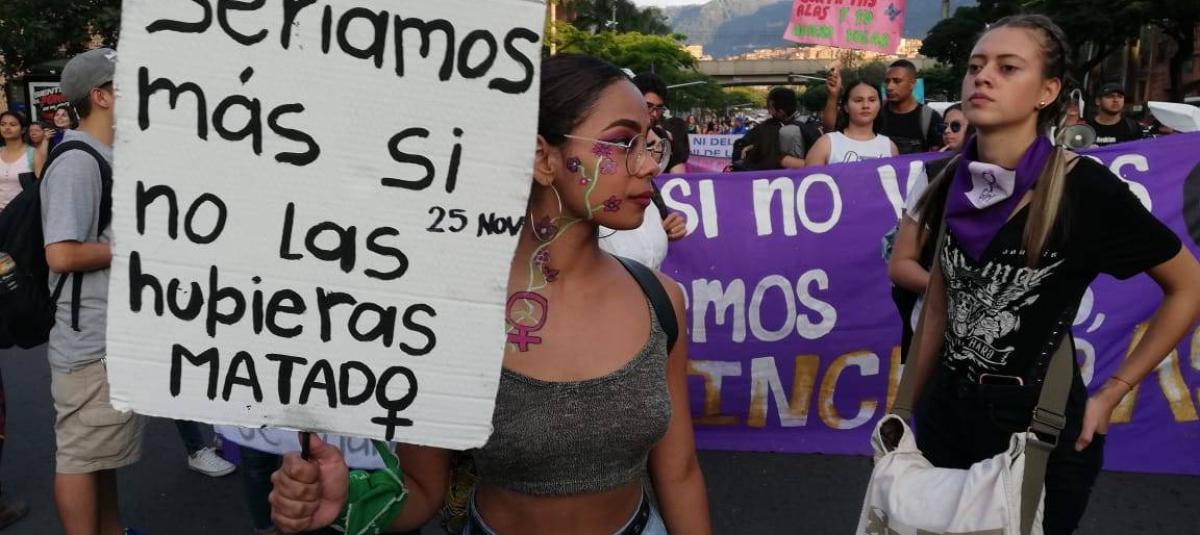 Estudio muestra que las calles, la academia y el trabajo persisten como ...