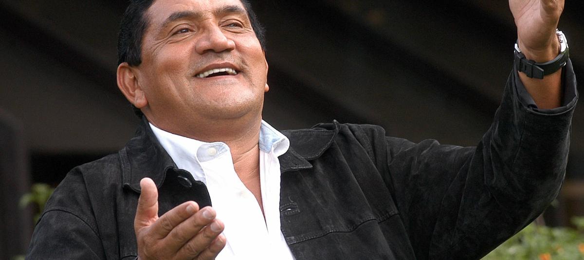 Poncho Zuleta viaja con su novia y sus fans le ayudarán a elegir a dónde