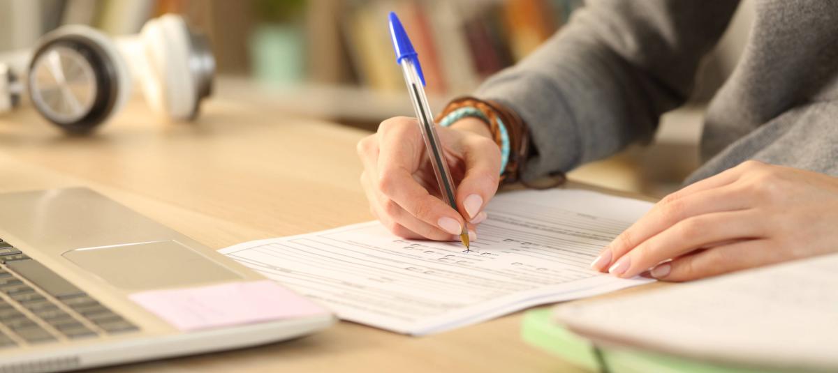 Joven que no sabe leer ni escribir tuvo las mejores notas de su ...