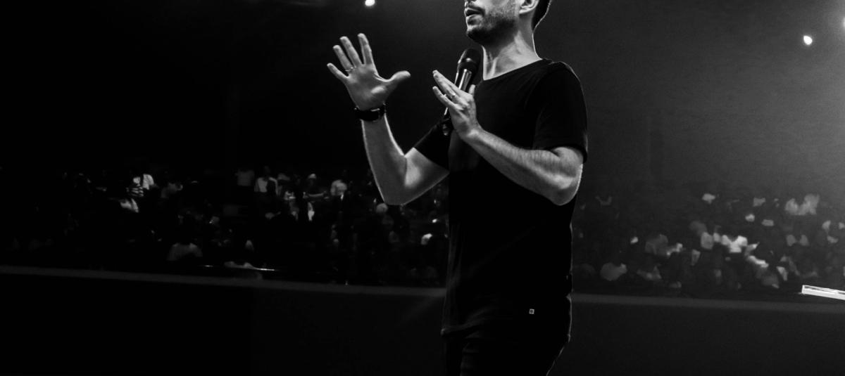 Itiel Arroyo, y su revolución del amor y del sexo