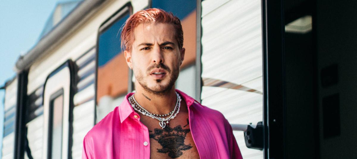 Llane presenta Alcancía, al lado de Reik y Kea. Entrevista