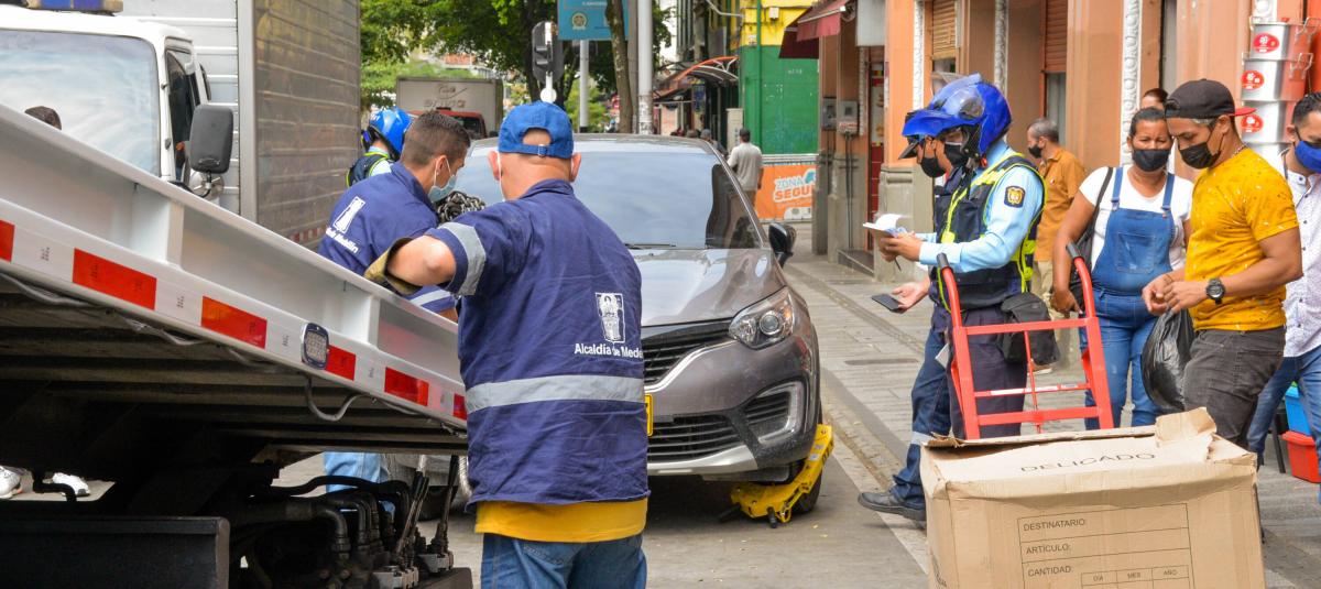 Mal parqueo, el otro mal que incrementa los trancones en Medellín