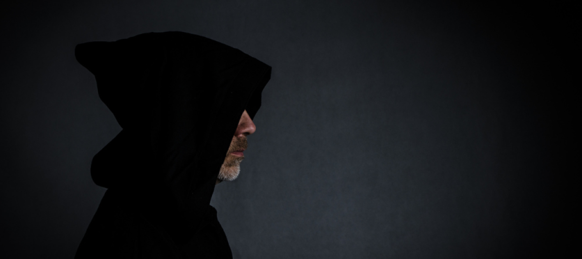 Una mujer de Estados Unidos estaba en una secta dirigida por su padre y ...