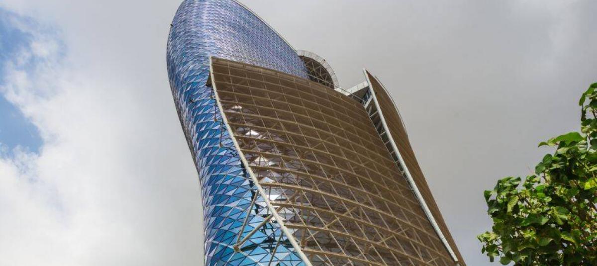 Edificio más inclinado del mundo ya no es la Torre de Pisa es Capital Gate