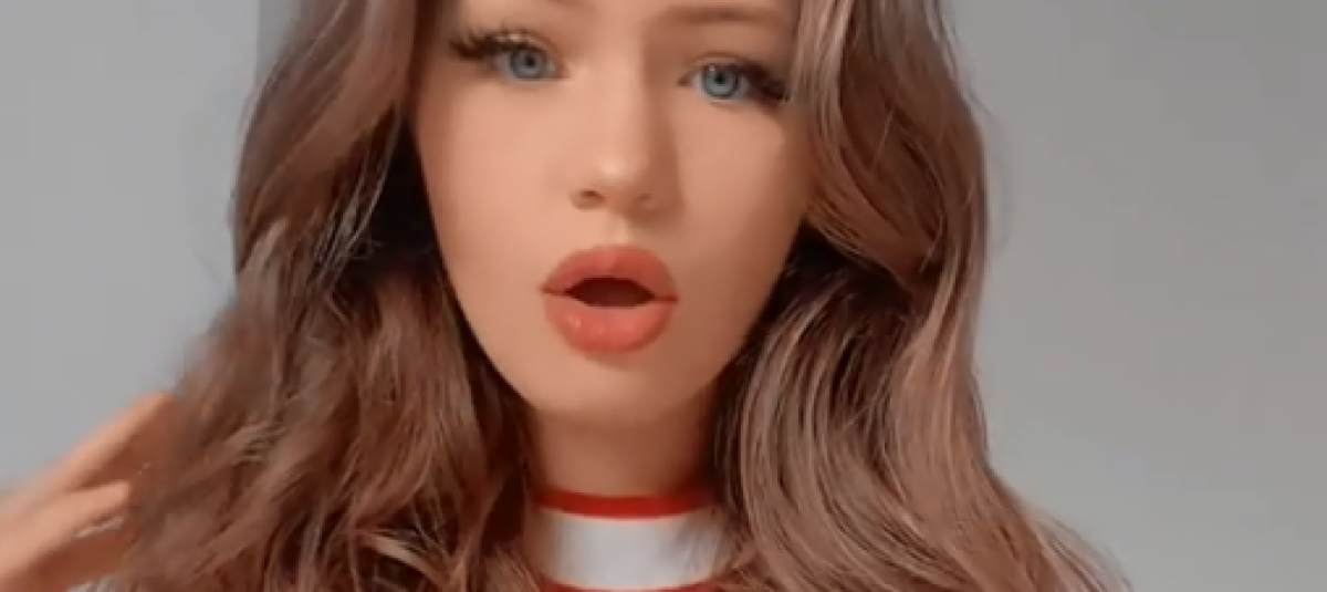 Influencer se operó zona íntima y terminó hospitalizada