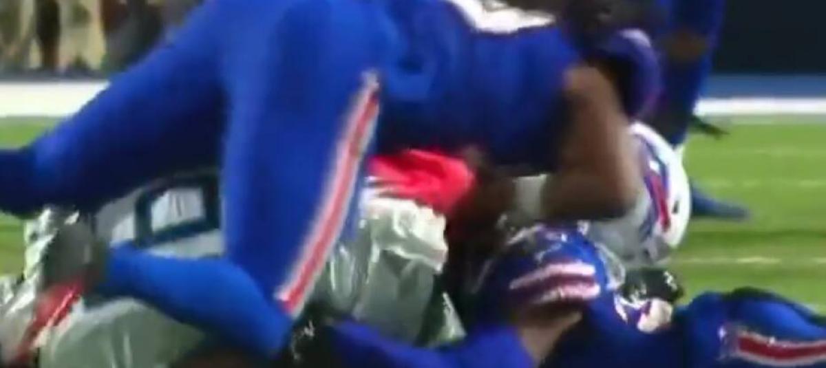 Dane Jackson, jugador de Buffalo Bills de la NFL, duro gole, video