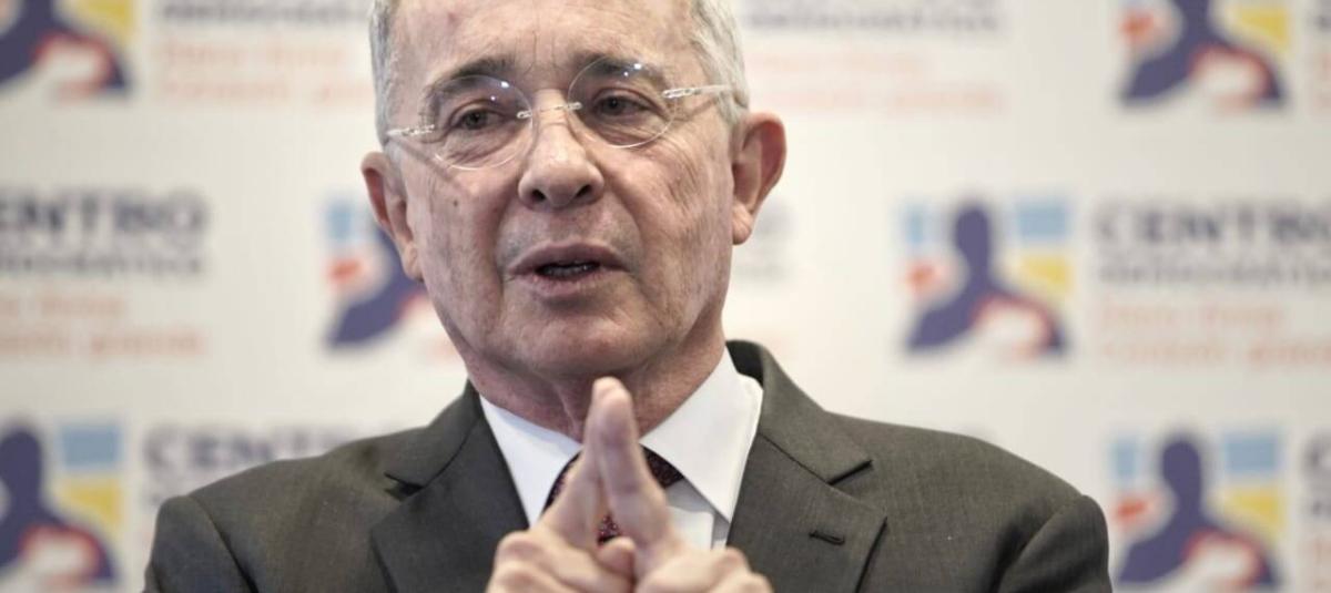 Álvaro Uribe habla de los 100 días de Gustavo Petro en la Presidencia