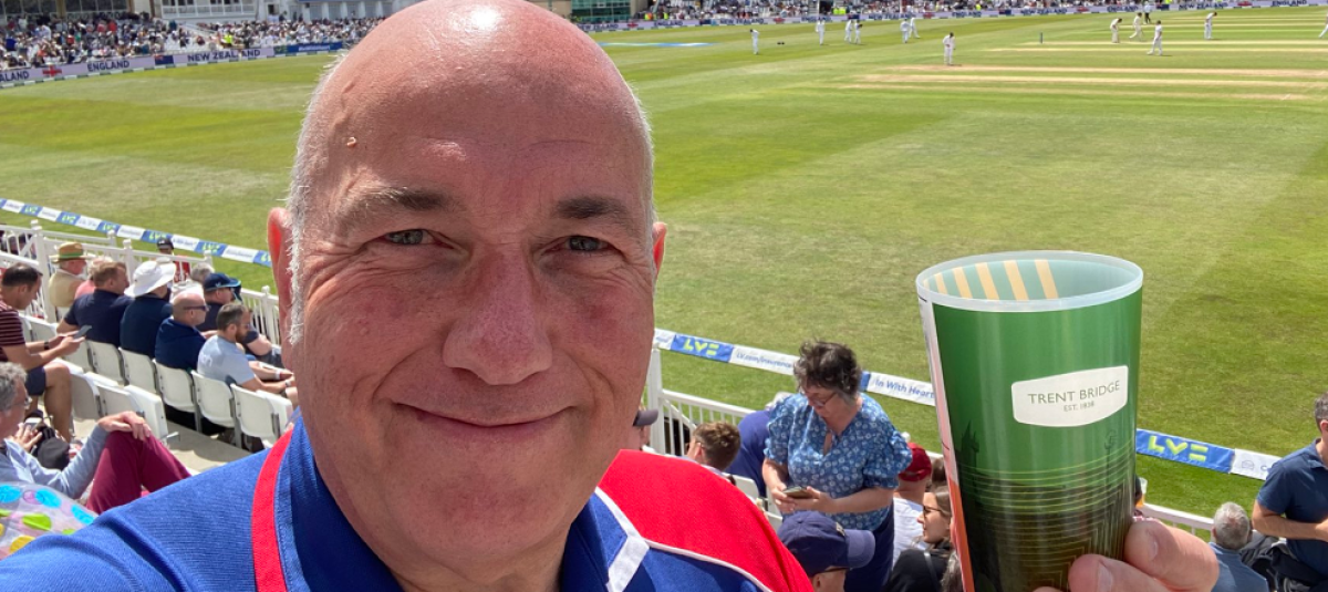 Conductor de radio muere estando al aire en su programa