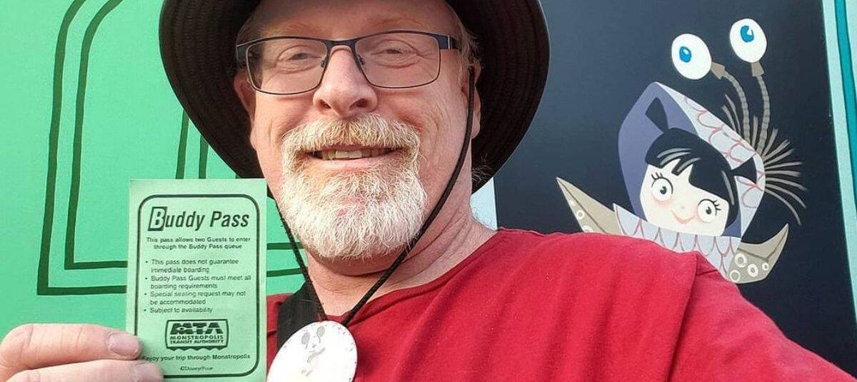 Hombre bate récord de casi 3.000 días seguidos visitando Disney