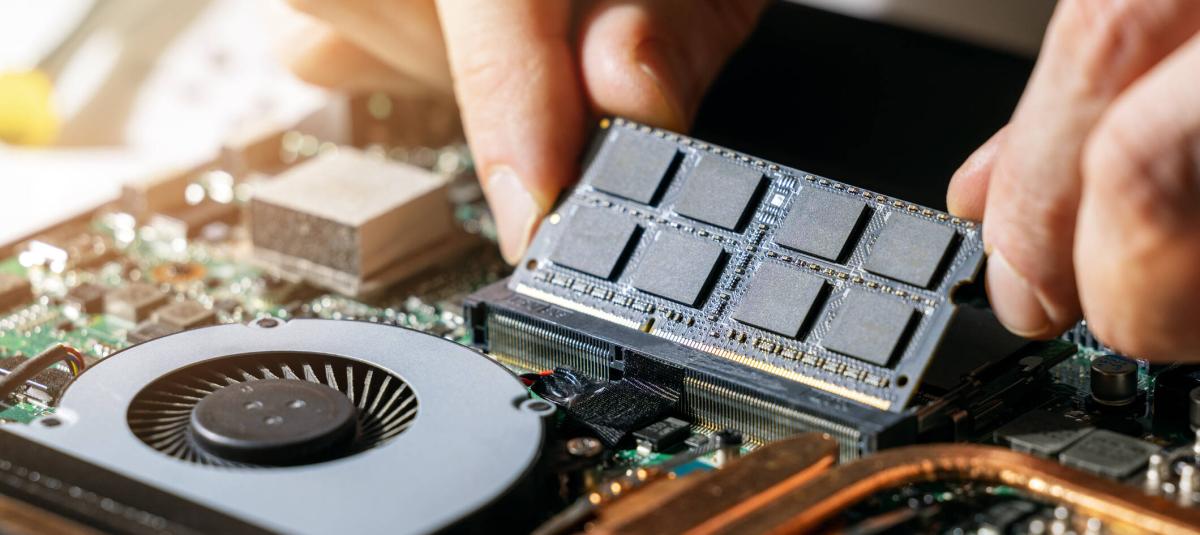 ¿Qué es la memoria RAM y cuáles son sus funciones?