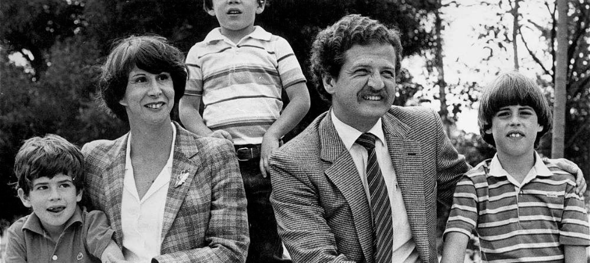 Familia de Galán: reacción al libro del hijo que este tuvo a los 22 años