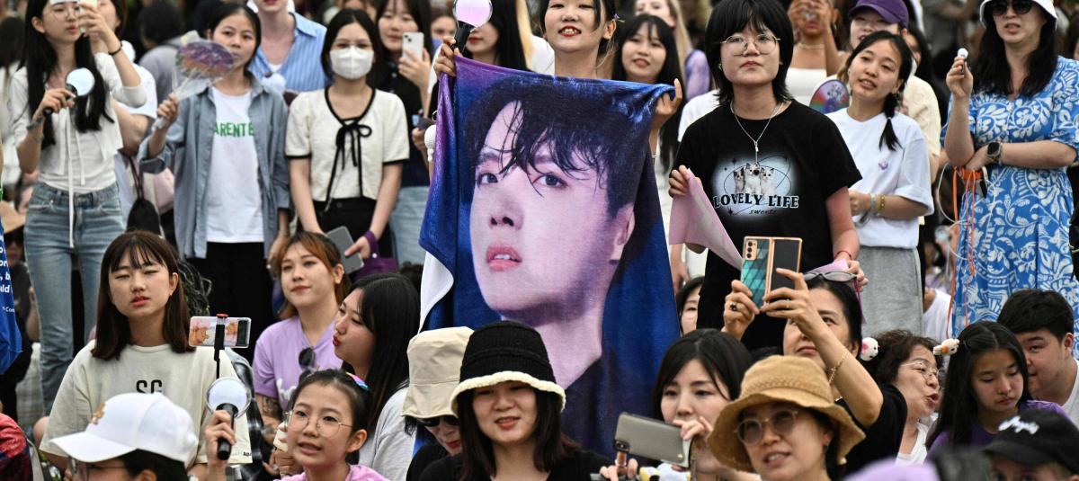 BTS: en su cumpleaños, fans emocionados y el morado que tiñó Seúl