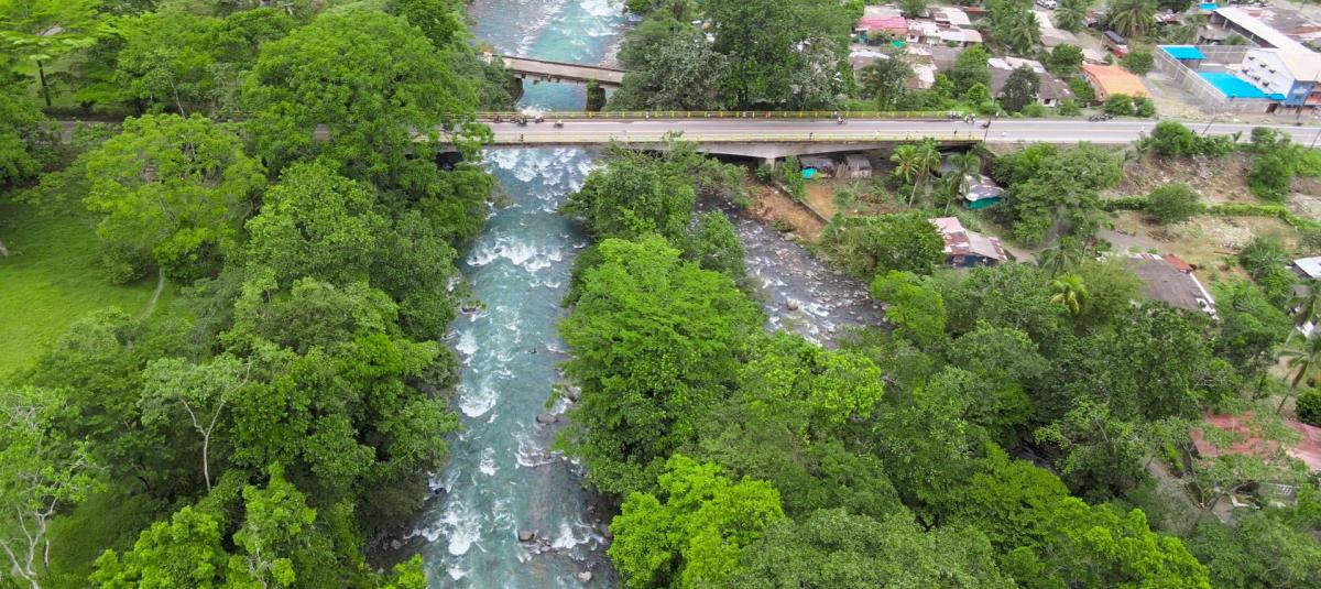 Antioquia: buscan a turista desaparecida tras creciente súbita en Mutatá