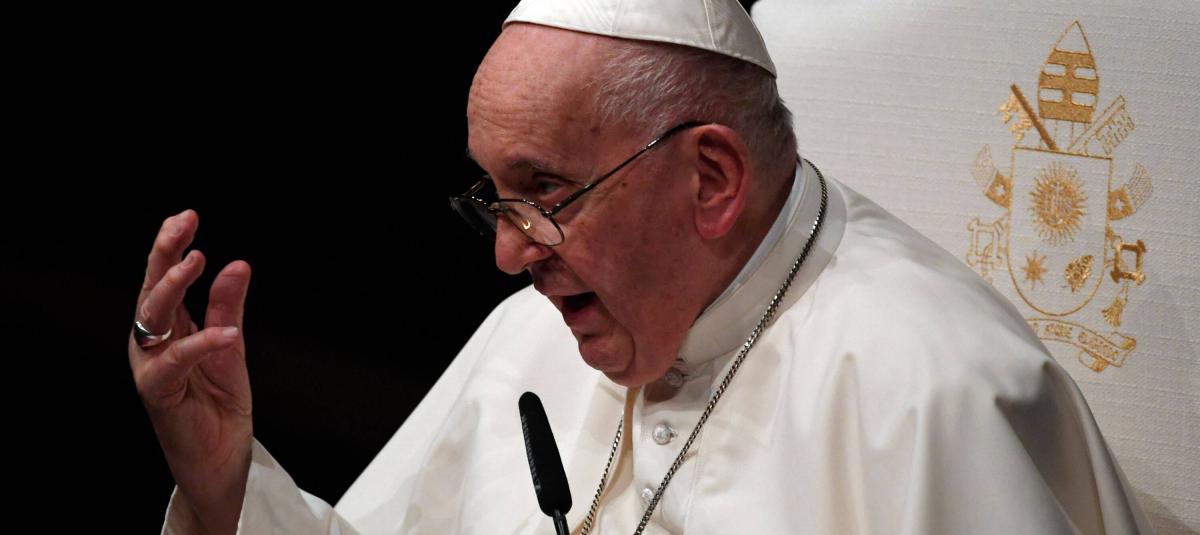 El papa recibe un 'Padre Nuestro' traducido a una antigua lengua amazónica