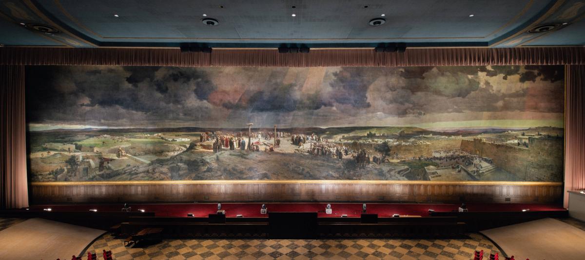 El teatro dentro de un cementerio que se construyó para una sola obra ...