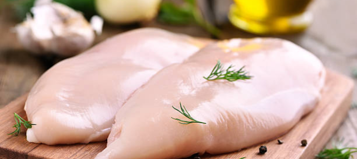 ¿Cuánto pollo tengo que comer para que sí me ayude a ganar masa muscular?