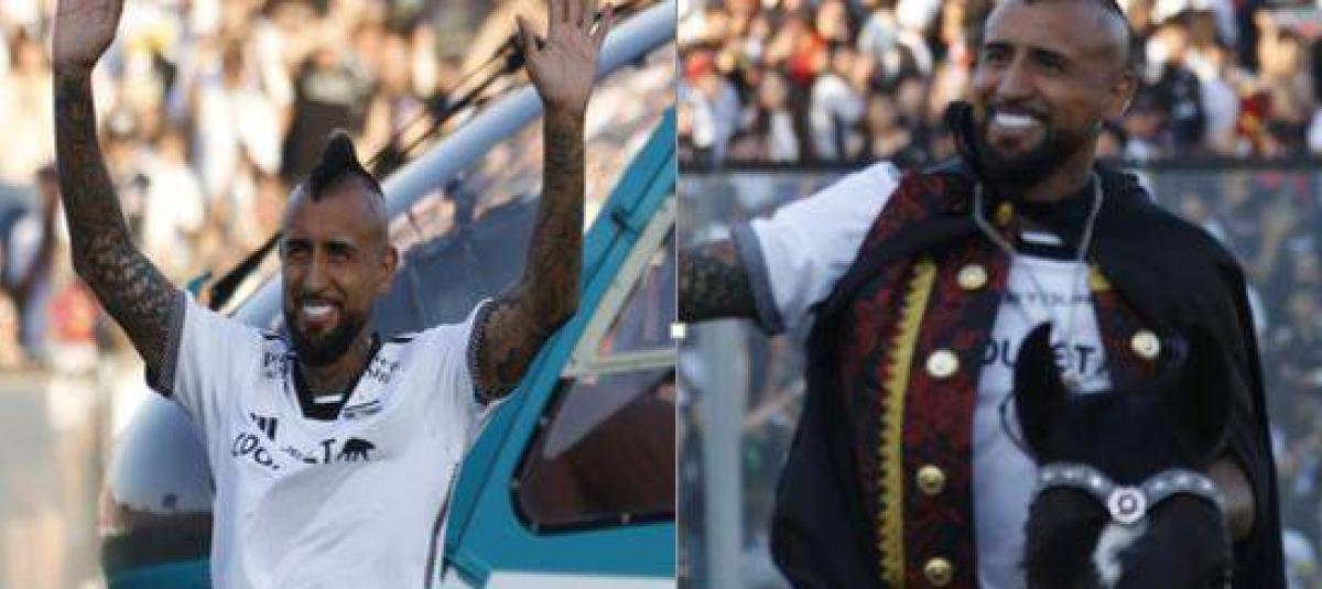 Arturo Vidal: así su la extravagante presentación en el estadio de Colo ...