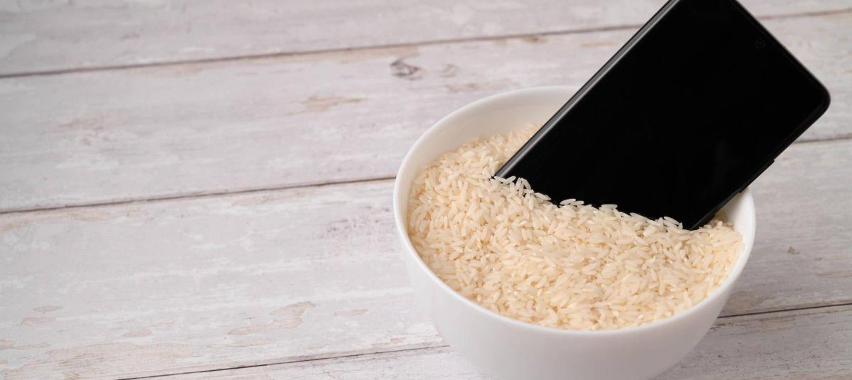 ¿Qué hacer si se moja mi iPhone? Apple aconseja meterlo en arroz