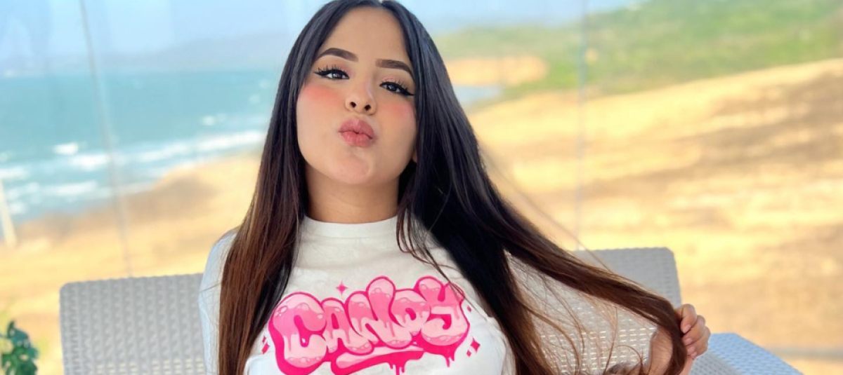 La modelo de OnlyFans Angie Brand es criticada por subir contenido ...