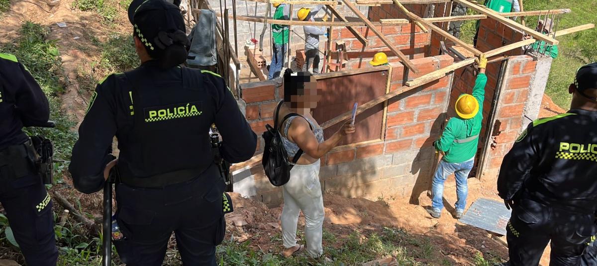Medellín: autoridades intervienen comunas con construcciones ilegales