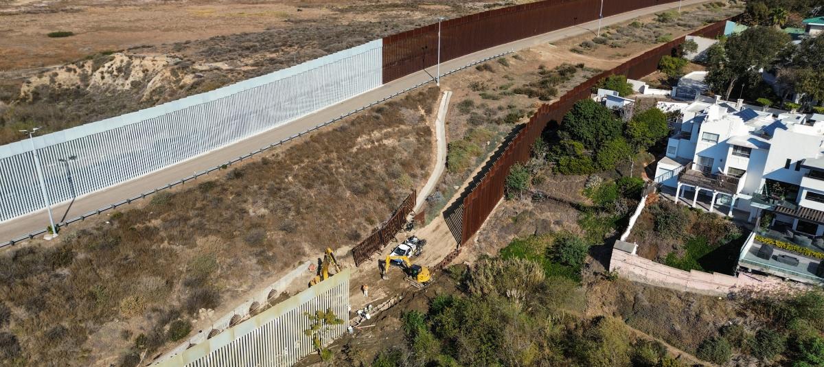 Estados Unidos retoma la reconstrucción del muro en la frontera con ...