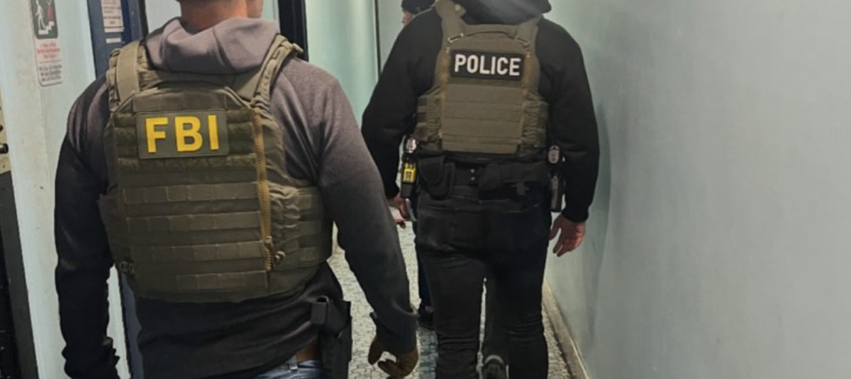 El FBI detuvo a un agente de CBP por este grave delito contra mujeres ...