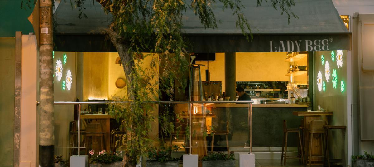 Una nueva tendencia en coctelería crece en Perú: Lady Bee, con pocos ...