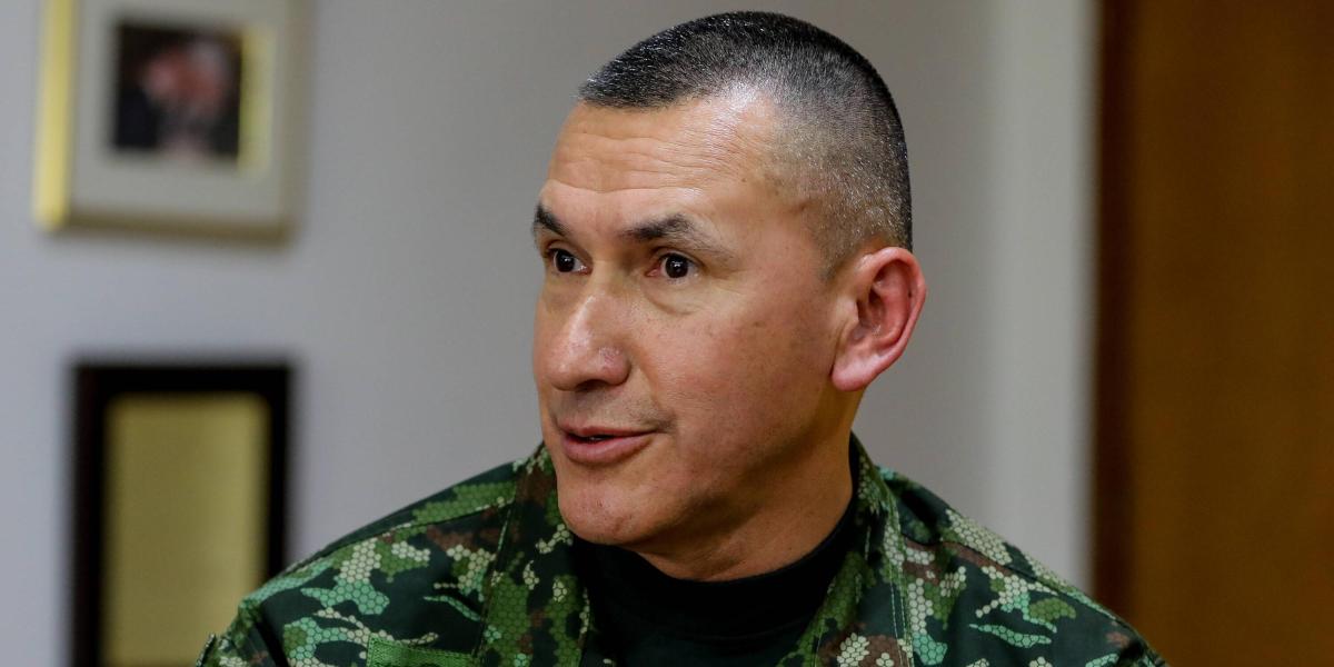 Las polémicas del saliente comandante del Ejército, el general Luis Mauricio Ospina