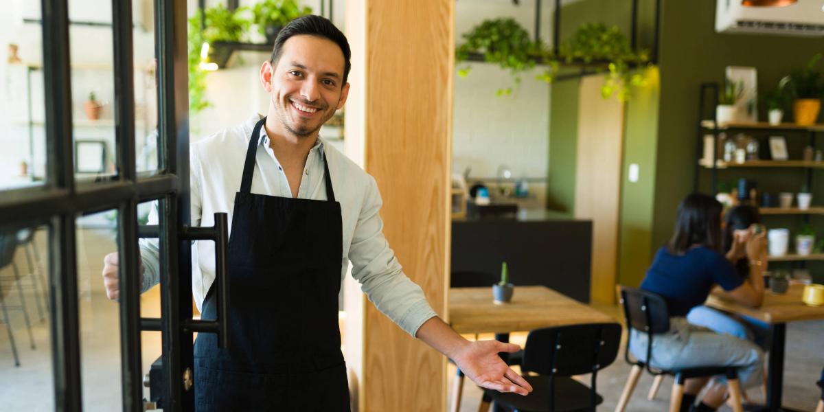 California vs. Texas: ¿dónde gana más un mesero?