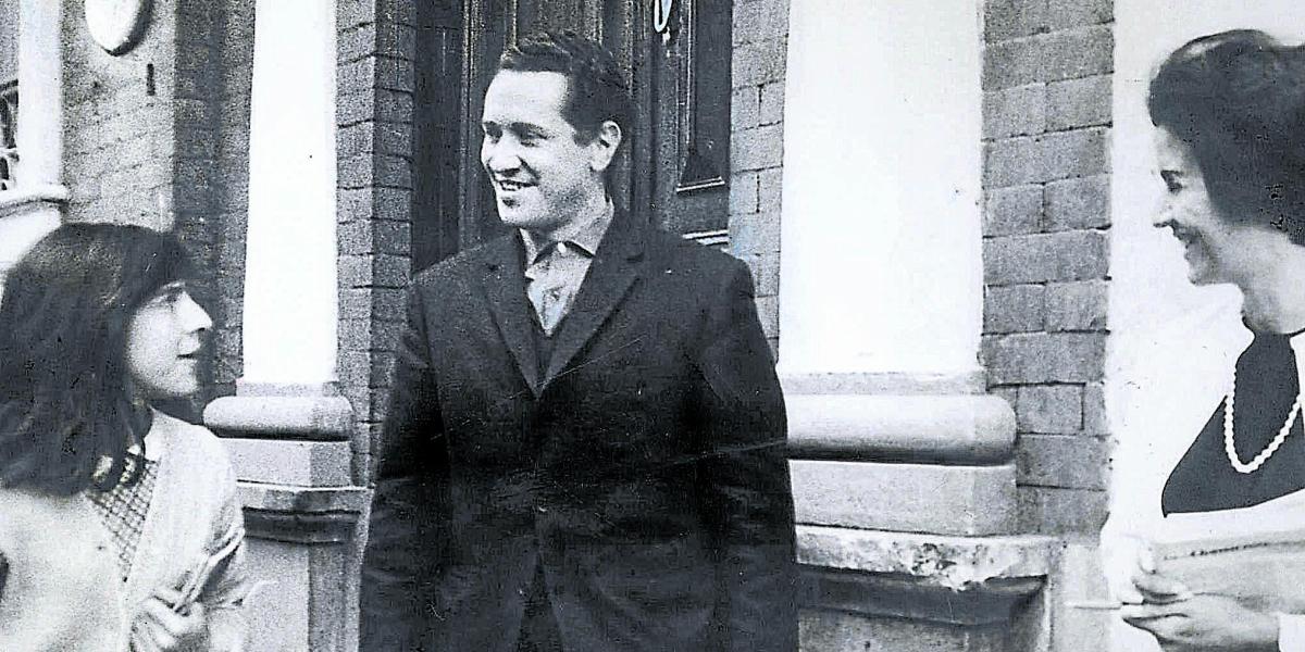 Presidente Petro confirma que el Gobierno tiene la sotana que usó el ...