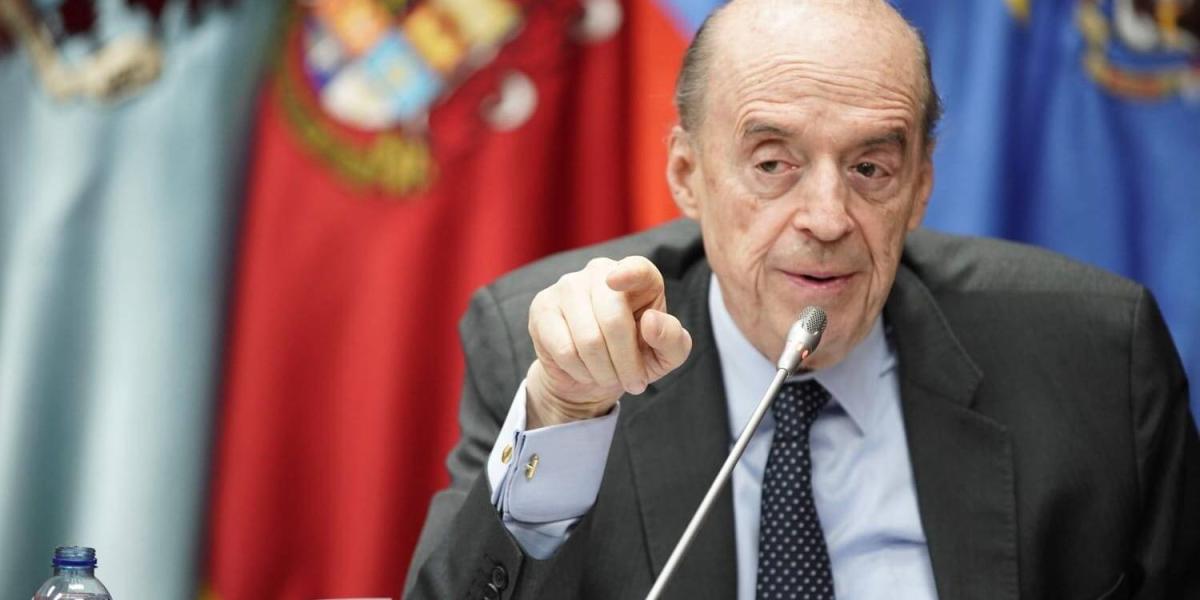La Procuraduría extiende por tres meses la suspensión del canciller Álvaro Leyva