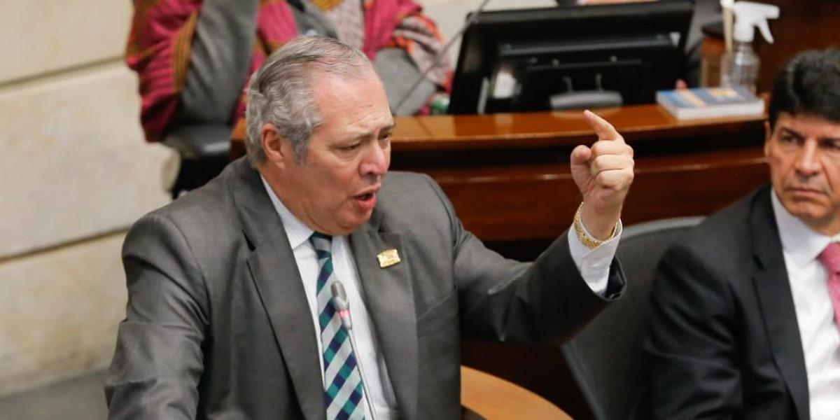 Iván Name anuncia acciones legales ante mención de Sneyder Pinilla en ...