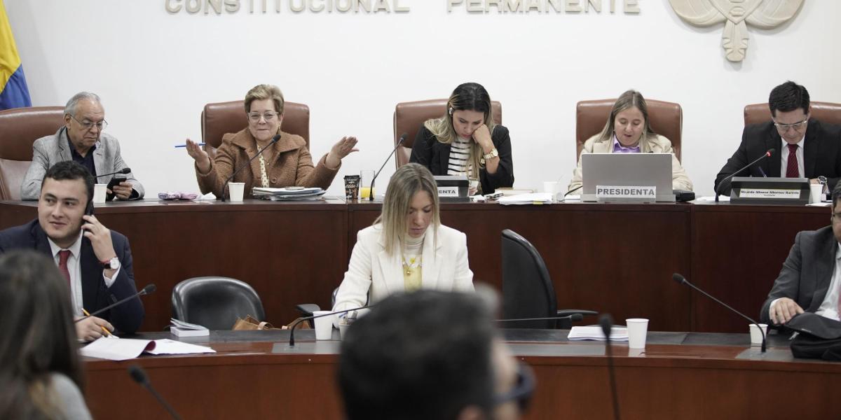 Tras aprobación por mayoría, reforma pensional pasa a cuarto y último debate en plenaria de la ...