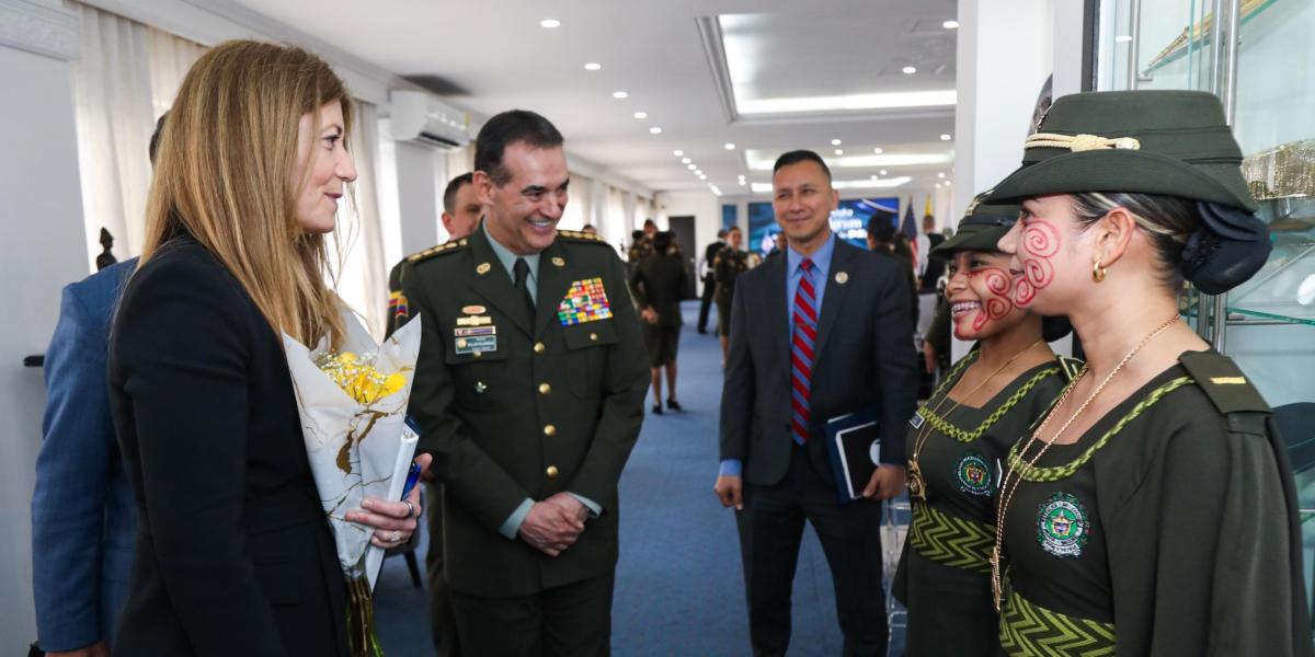 Policía de Colombia y directora de la DEA acuerdan atacar 'narcos ...