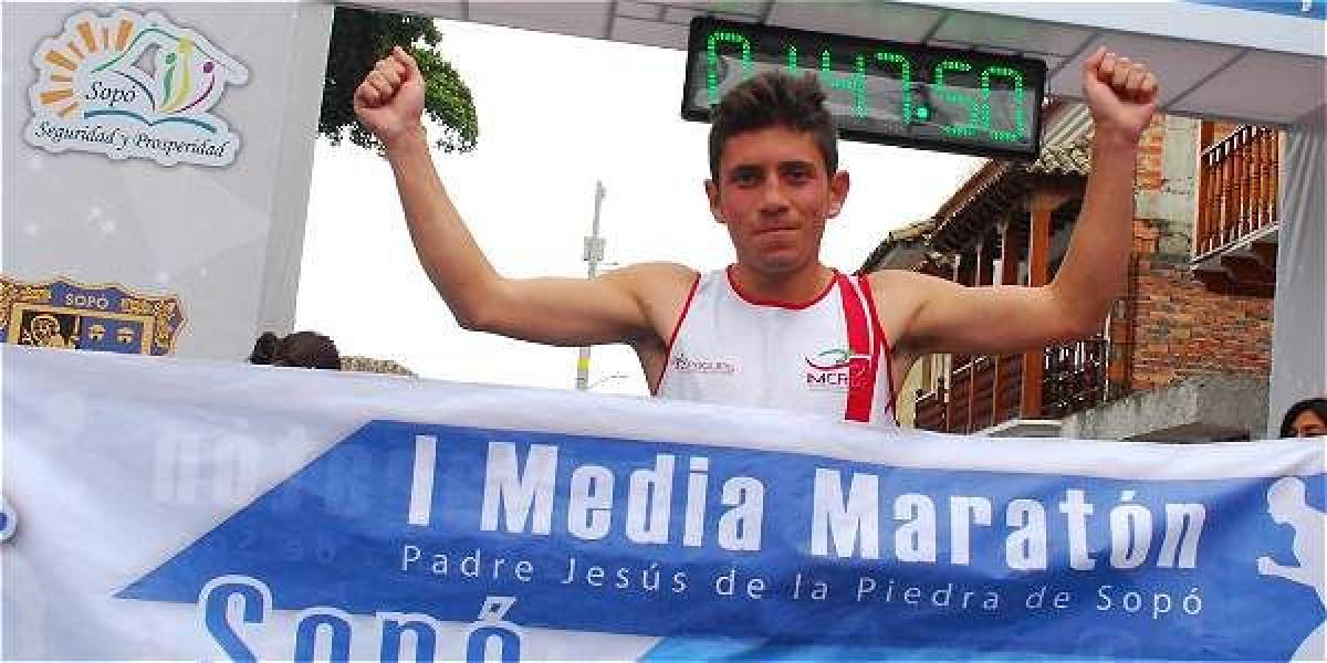 David Lancheros y Paola García, ganadores de la Media Maratón de Sopó