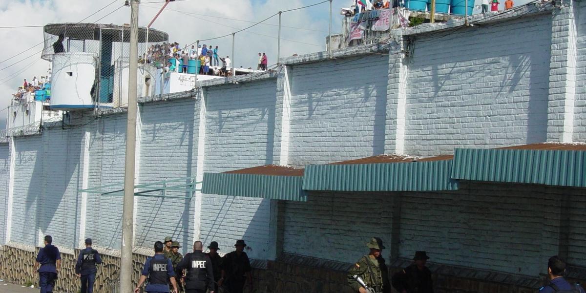 Cárcel Modelo de Bucaramanga: declaran objetivo militar a funcionarios ...