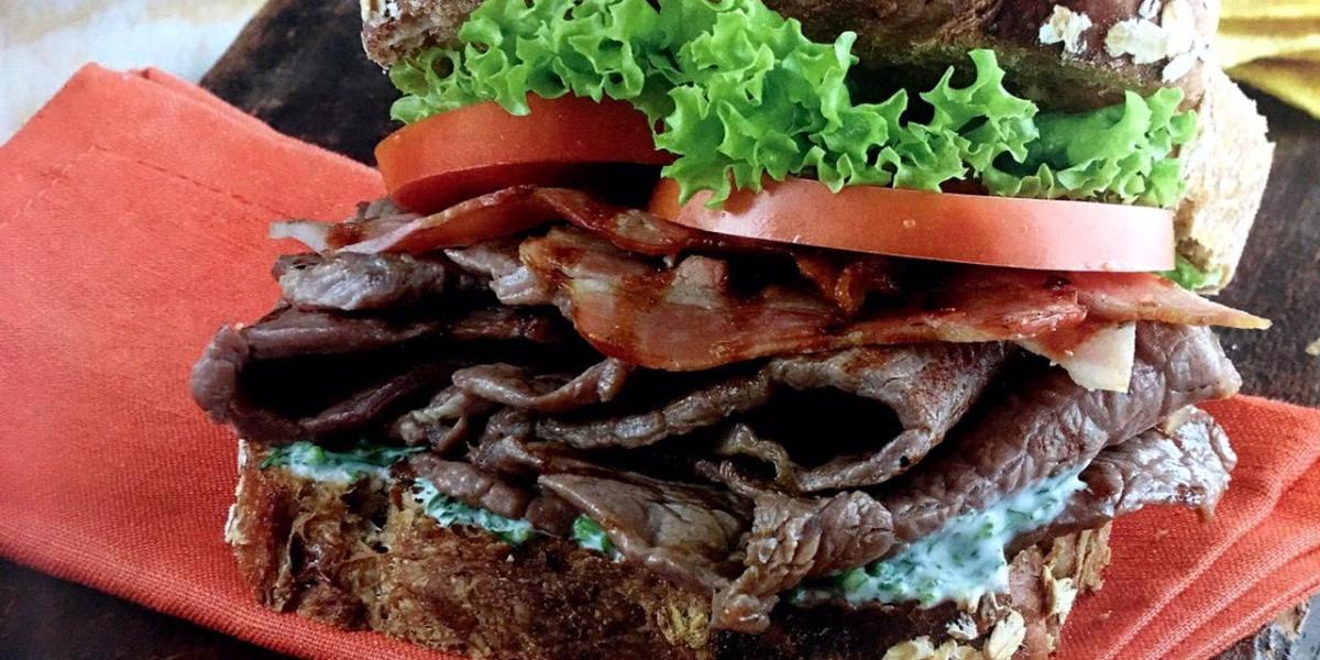 Cómo hacer un sándwich de cadera de res
