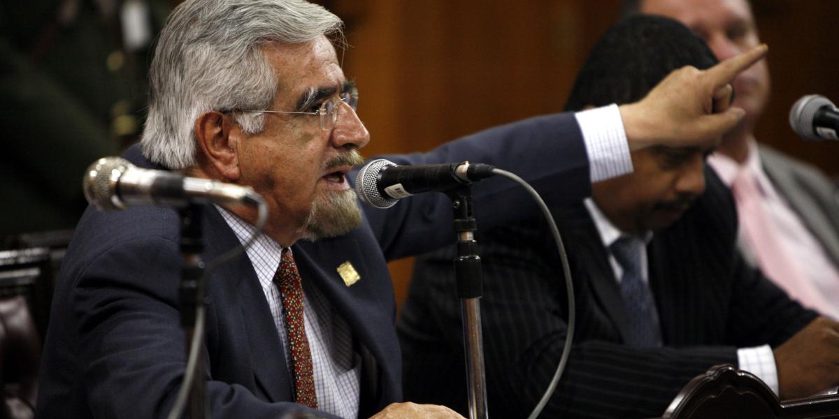 Petro designa a Navas Talero como jefe jurídico de su campaña